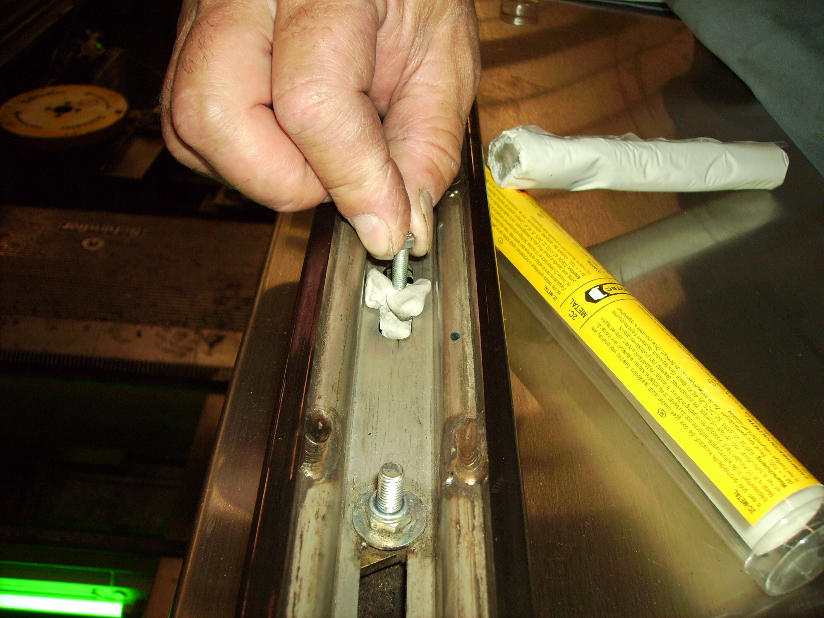 2C-Metal - Kleben & Sichern - Innotec Produkte - Produkte - Innotec ...