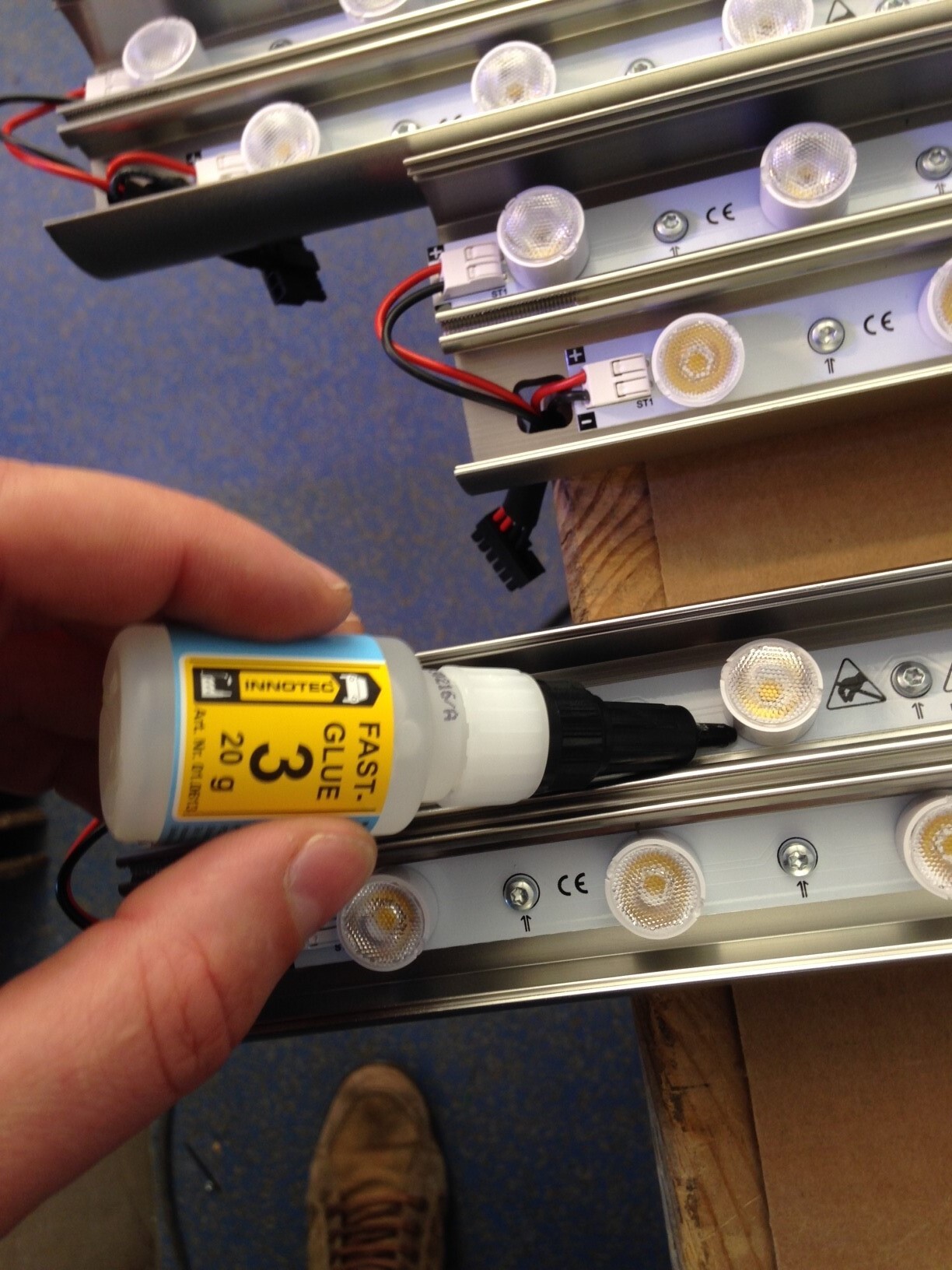 Fast-Glue - Kleben & Sichern - Innotec Produkte - Produkte - Innotec ...